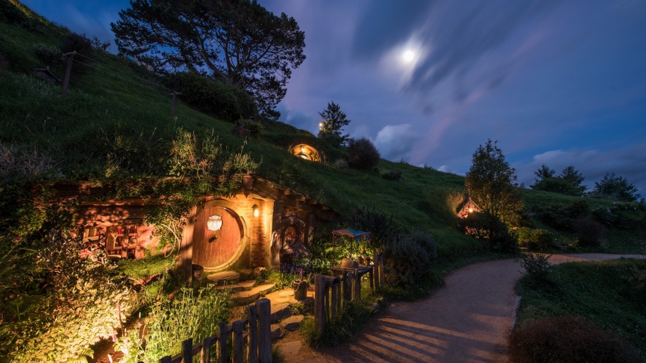 Bagshot Row, Hobbiton - Hobbit + Lord of the Rings Location