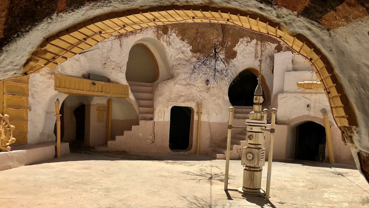 Hotel Sidi Idriss / Lars Homestead Interior - Star Wars Location